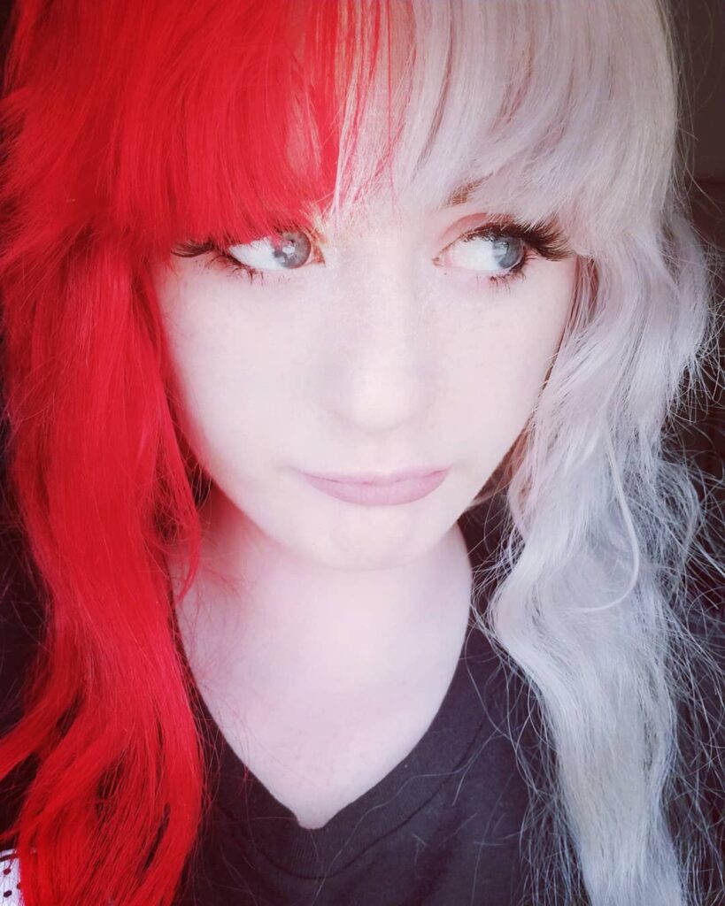 Half red half white hair - blood and snow
